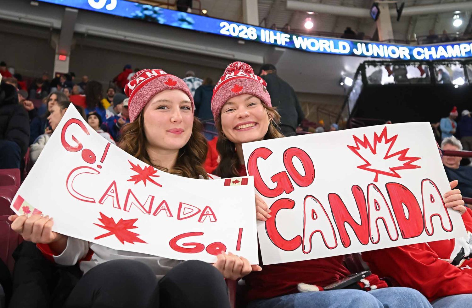IIHF - Canada shoots high, beats Czechs