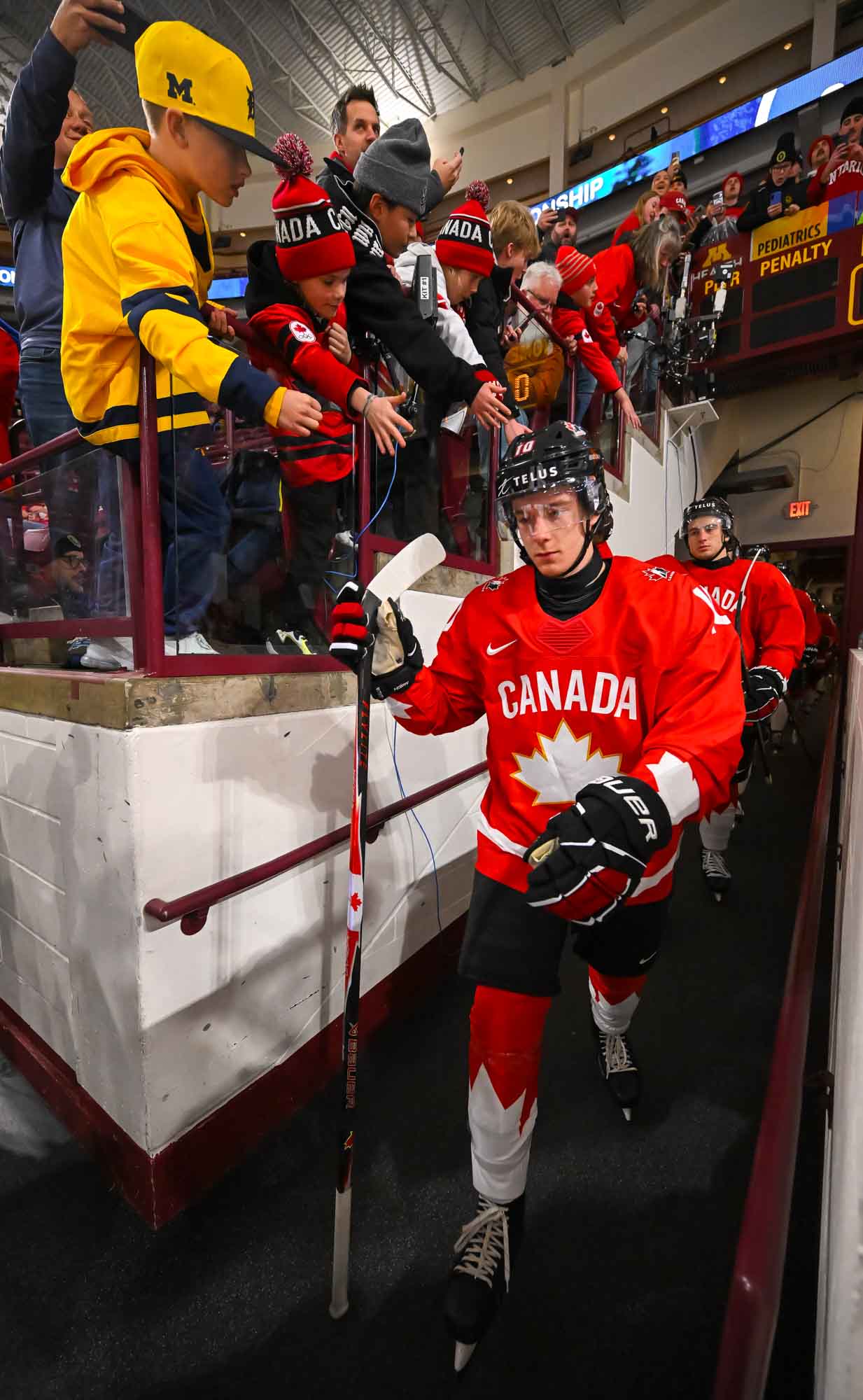 事故で動けなくなった夫を支える健気な巨乳若妻を非情NTR！