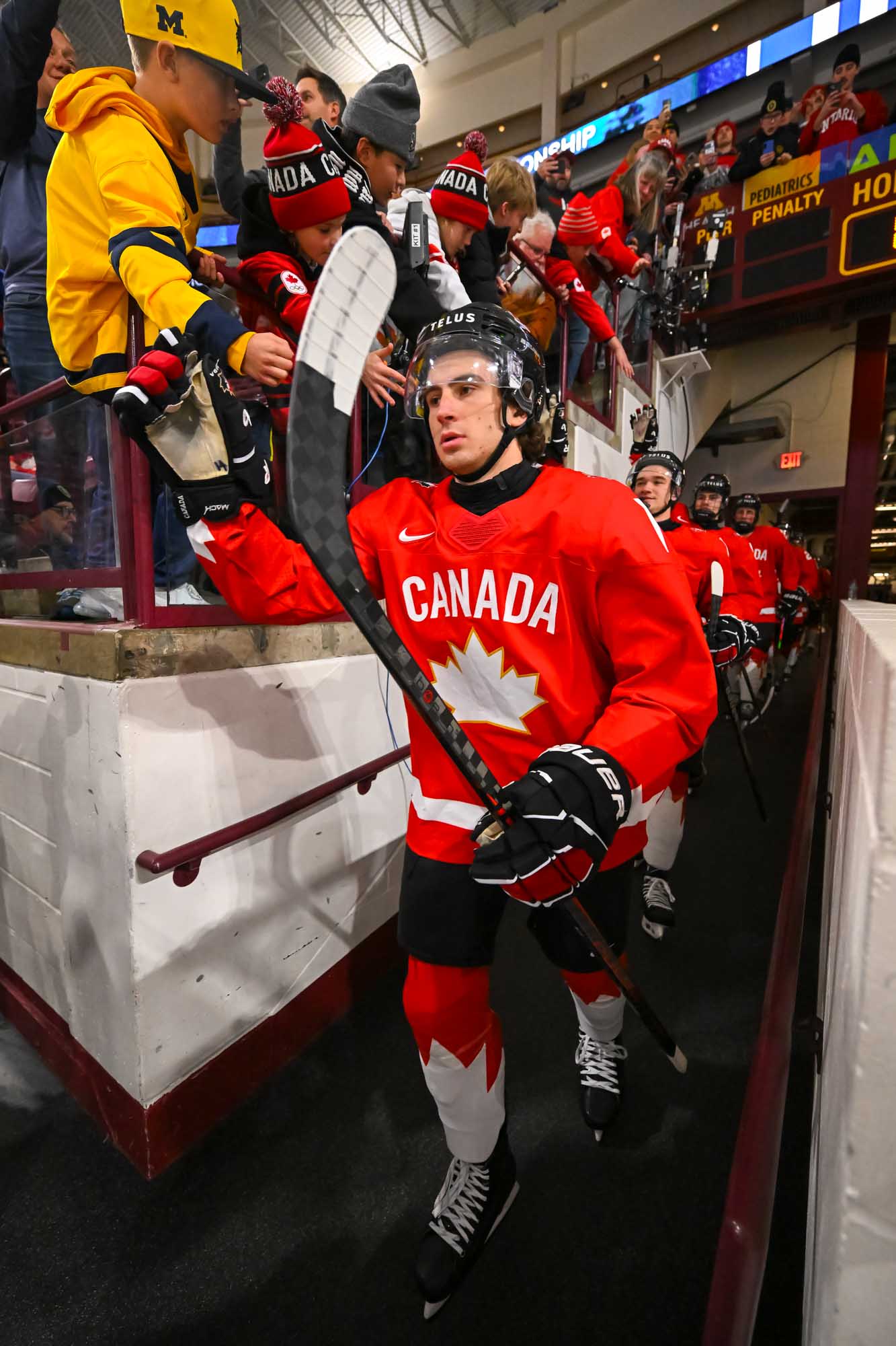 事故で動けなくなった夫を支える健気な巨乳若妻を非情NTR！