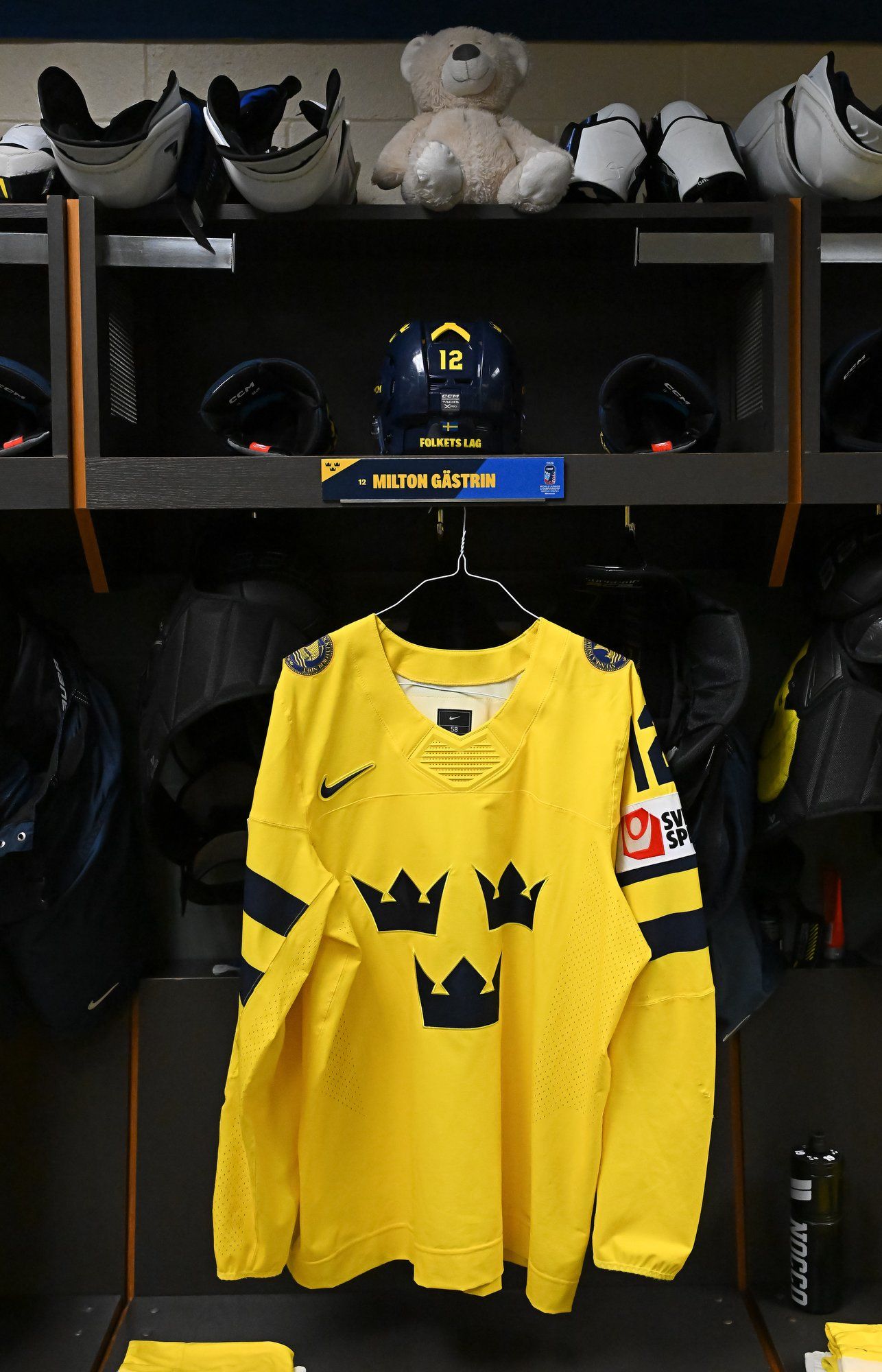 IIHF - Swedes win dramatic third gold